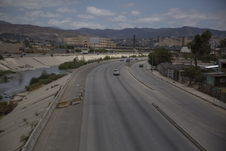 Ya abrieron las zonas de socavones de las vías rápidas de Tijuana