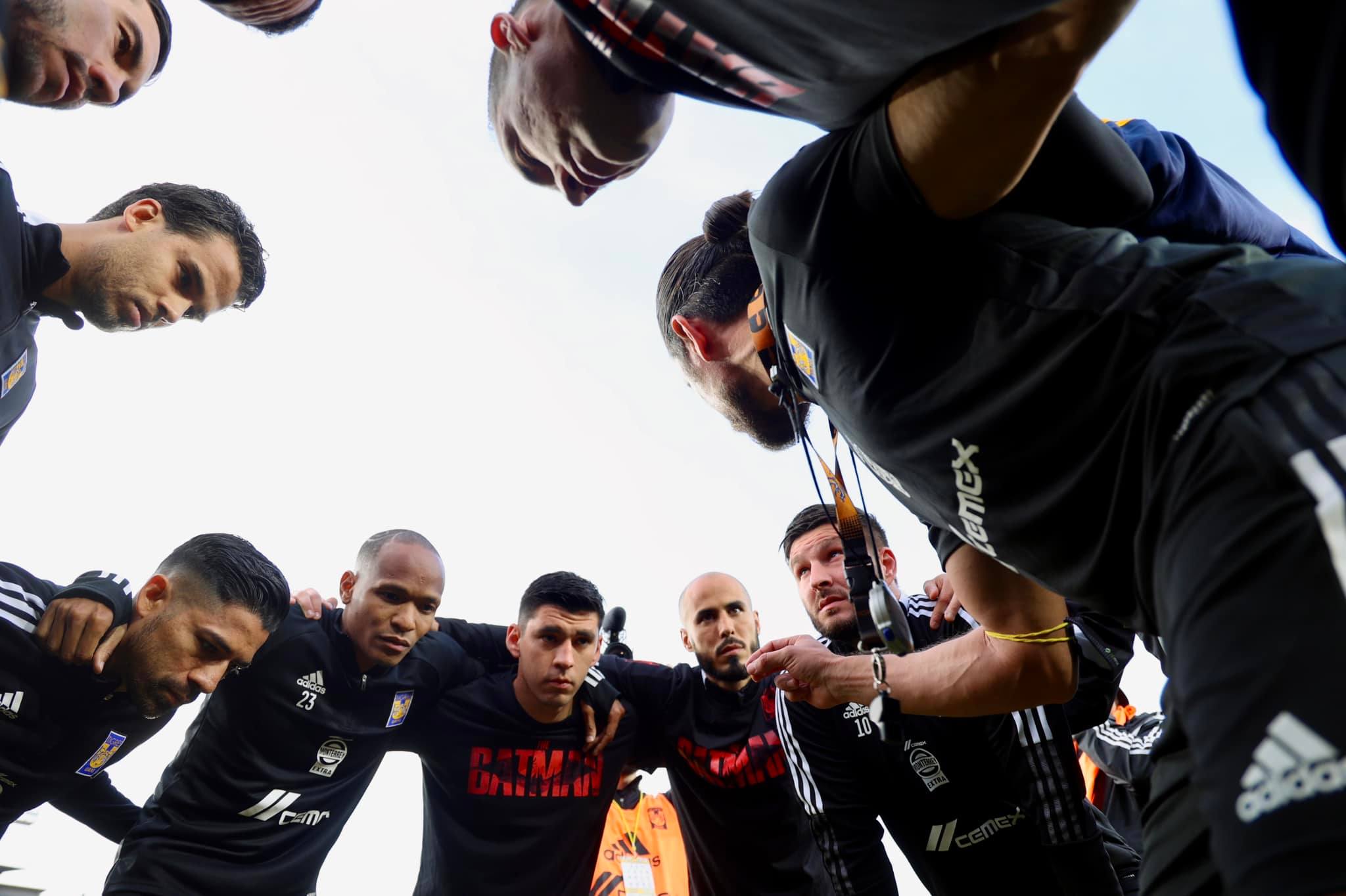 Club Tigres se une al estreno en cines de Batman - Por Si Alguien ...