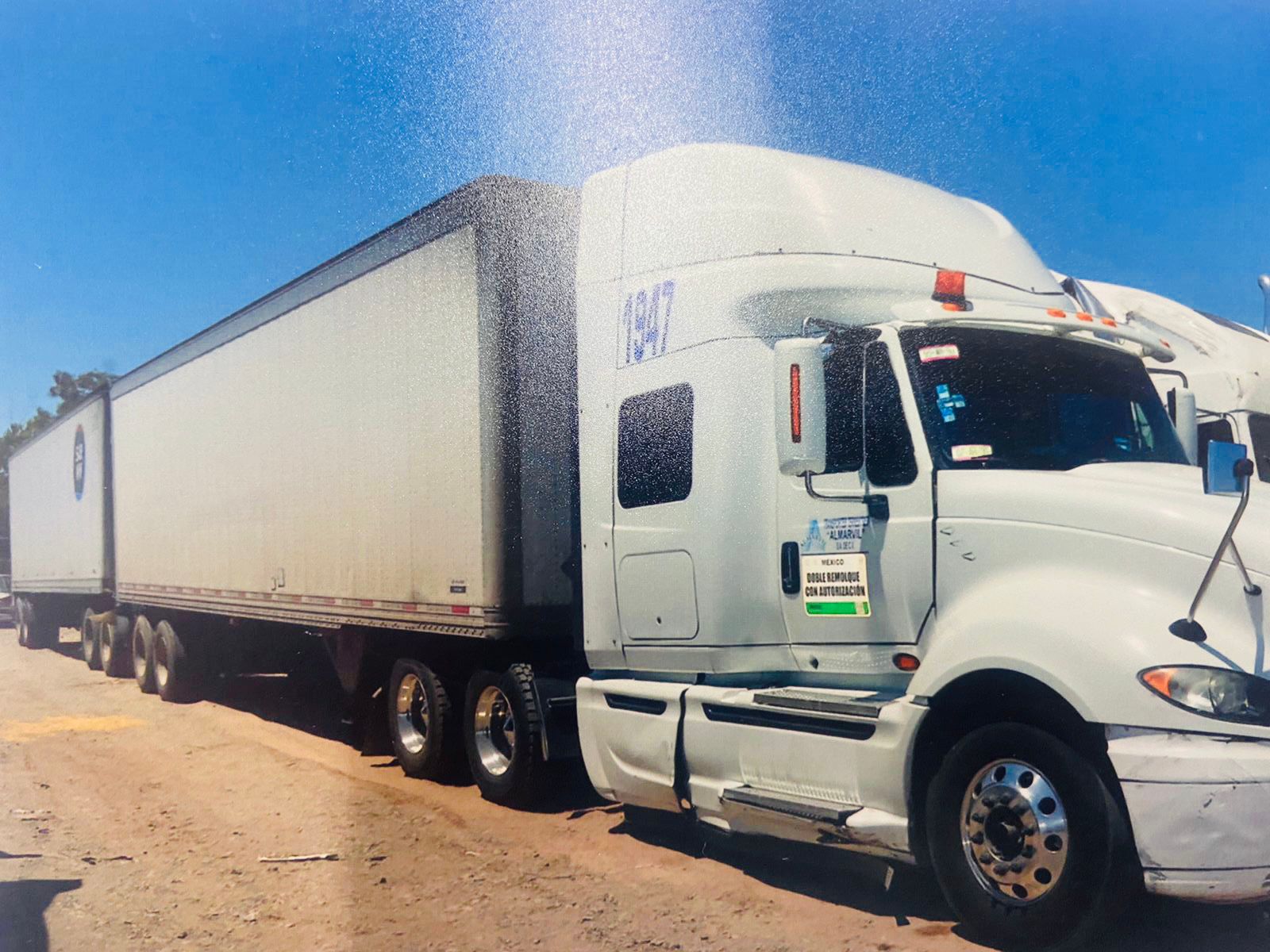 Quince años por robo de tráiler con mercancía.