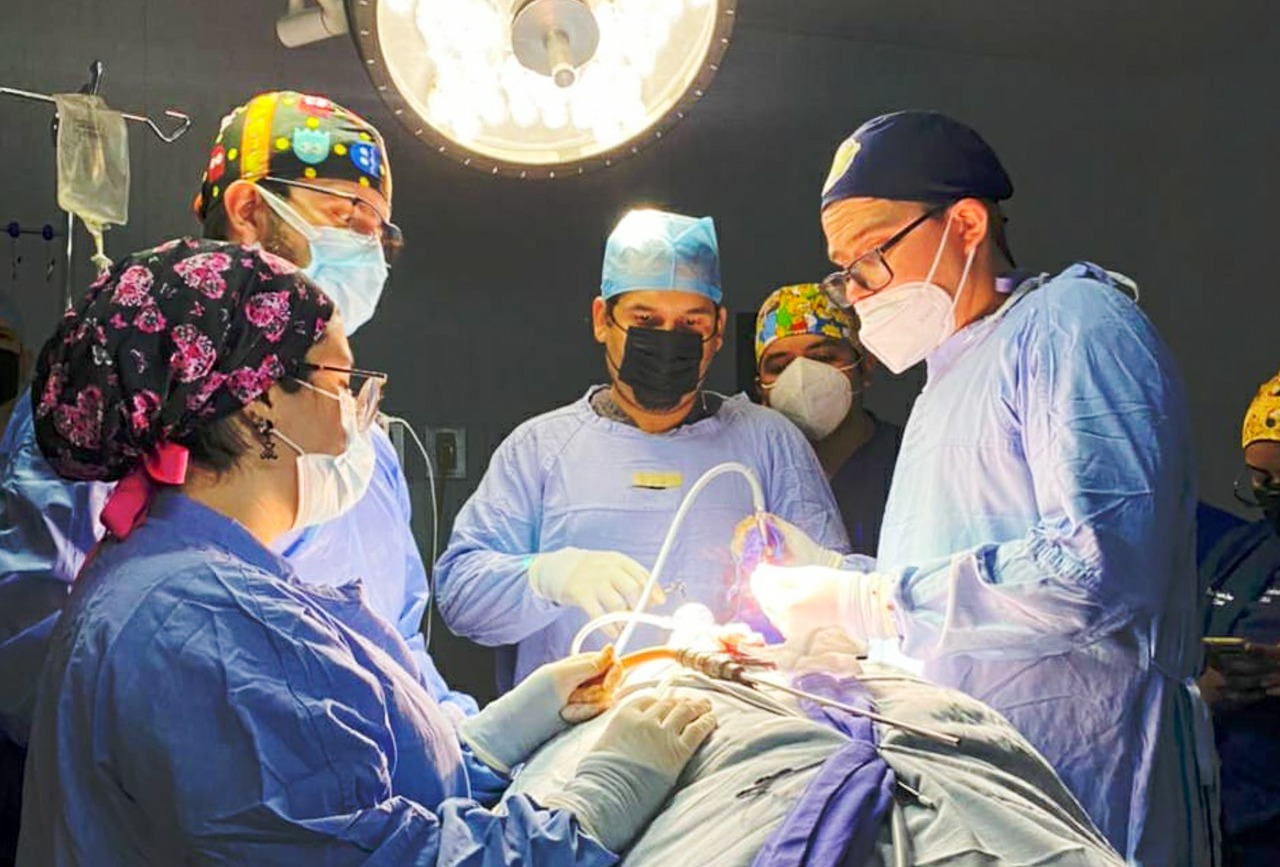 Hacen cirugía tiroidectomía transoral endoscópica por primera vez en BC.